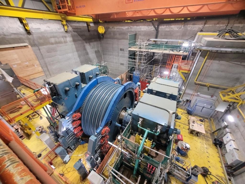 South Headframe Hoist Installation - South East Construction